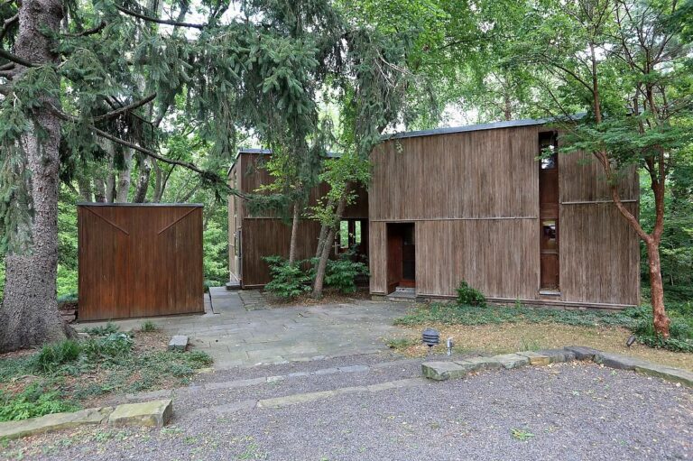 Fisher House by Louis Kahn